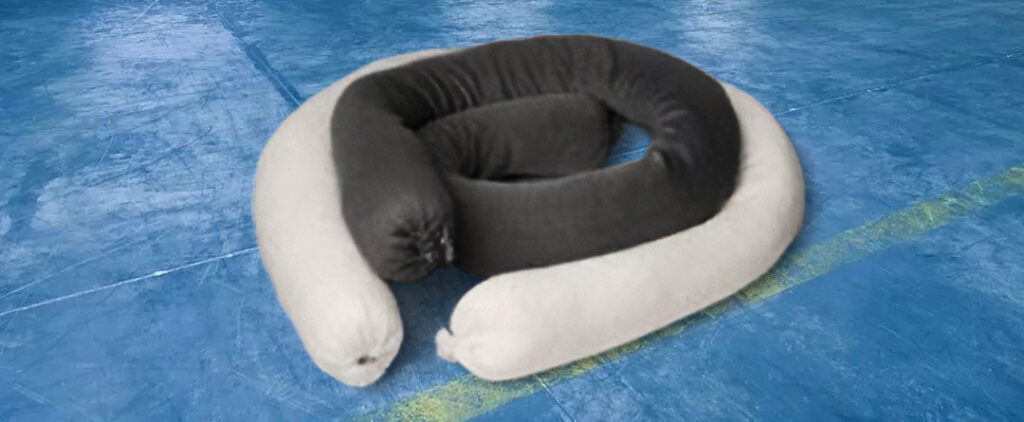 Oil Absorbent Booms: Your First Line of Defense Against Spills - Econadin