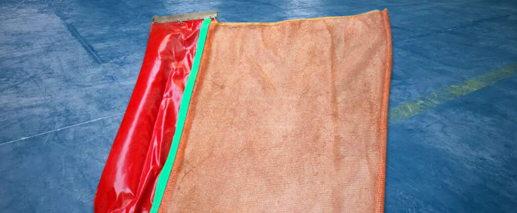 The Essential Role of an Oil Containment Curtain Boom - Econadin